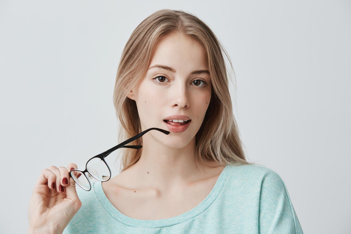 Foto SIM Pakai Baju Apa? [Syarat & Tips 2024]