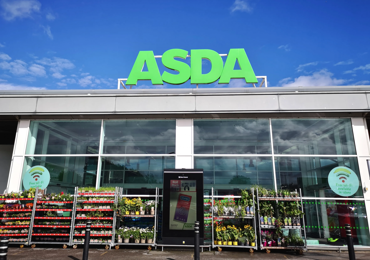 ASDA Passport Photos 2024 [Location & Pricing]